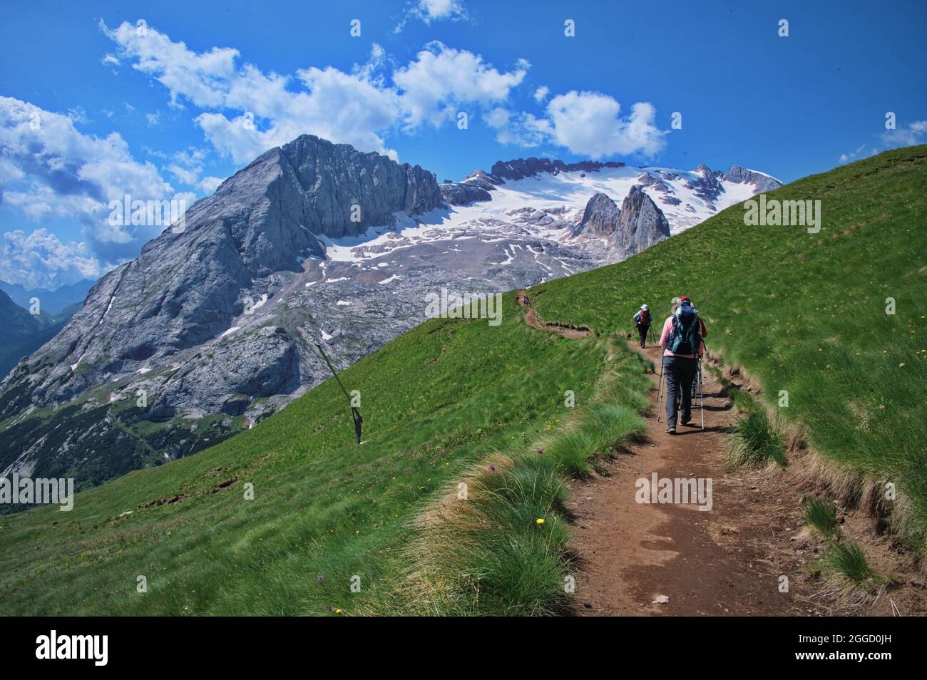 Sentiero escursionistico dolomitico di montagna immagini e fotografie ...