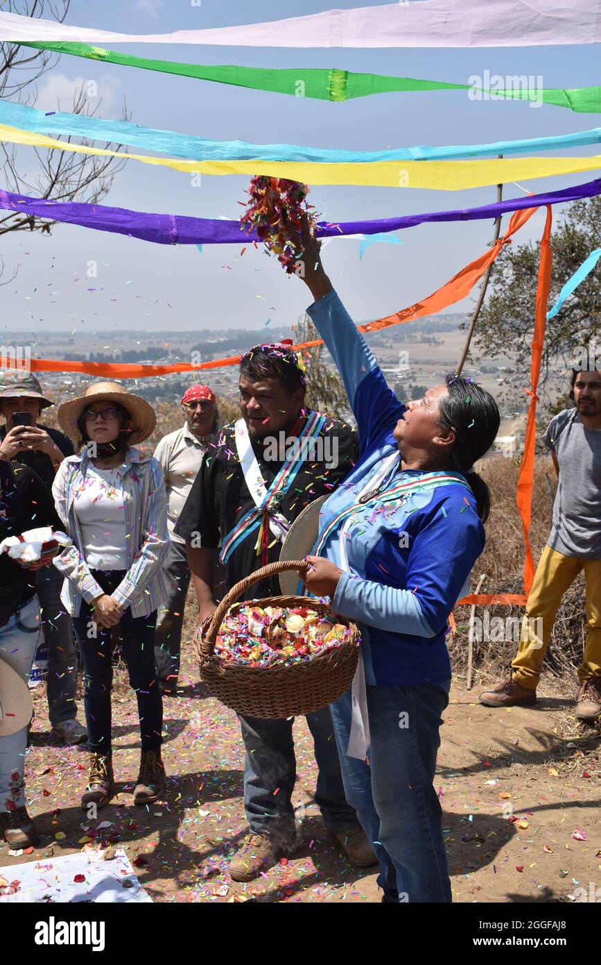 Offrendo petizione immagini e fotografie stock ad alta risoluzione - Alamy
