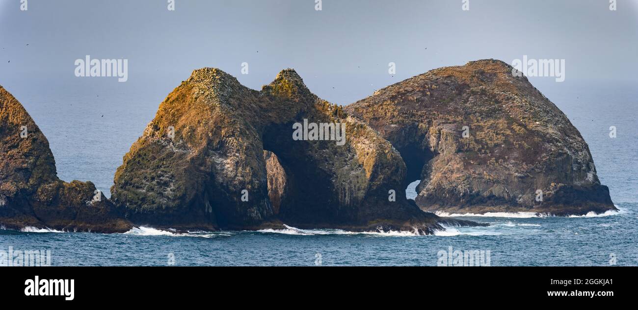 Rifugio di fauna selvatica a tre arcate di rocce immagini e fotografie ...