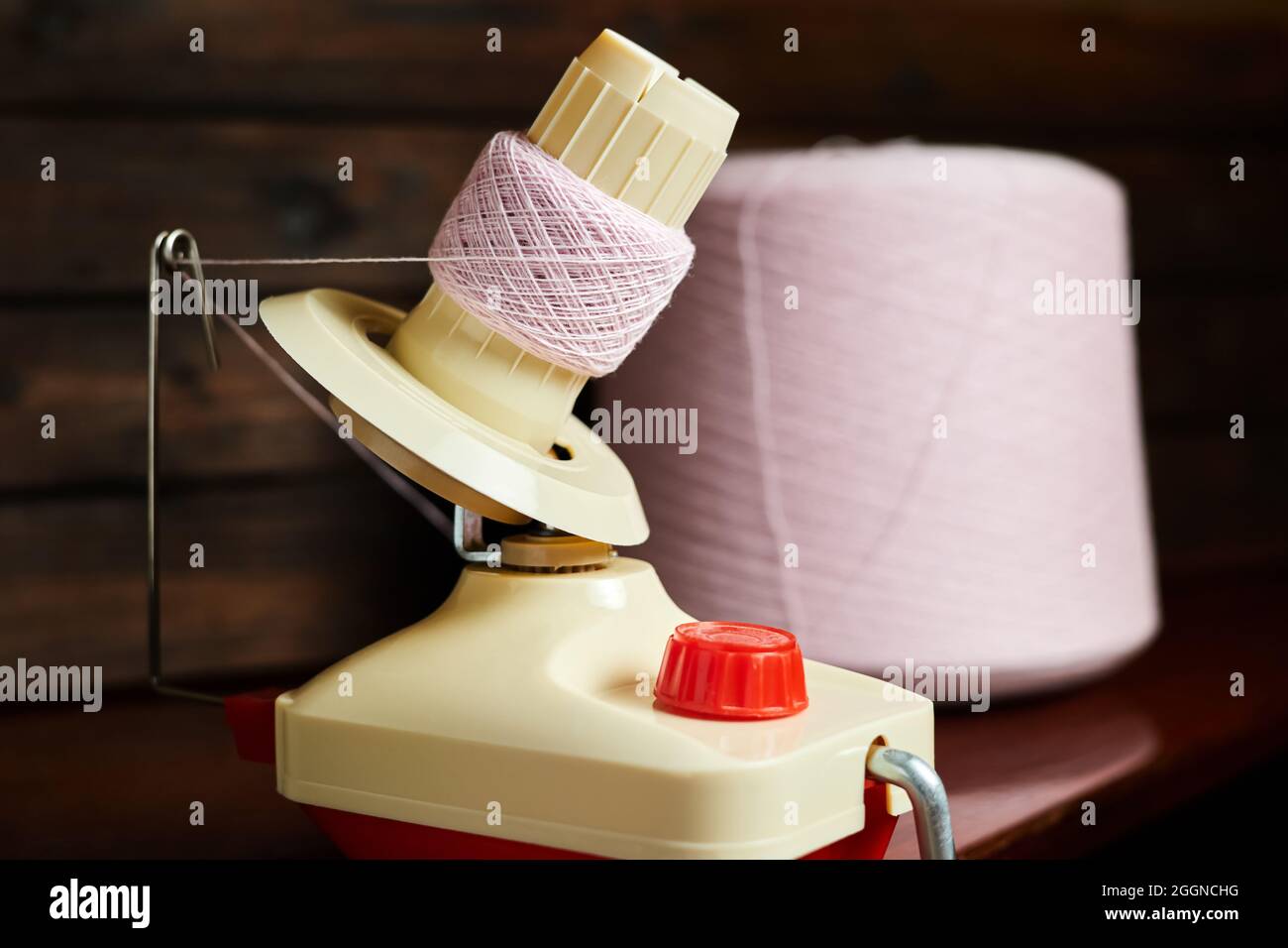 Avvolgitore di lana e filo immagini e fotografie stock ad alta ...