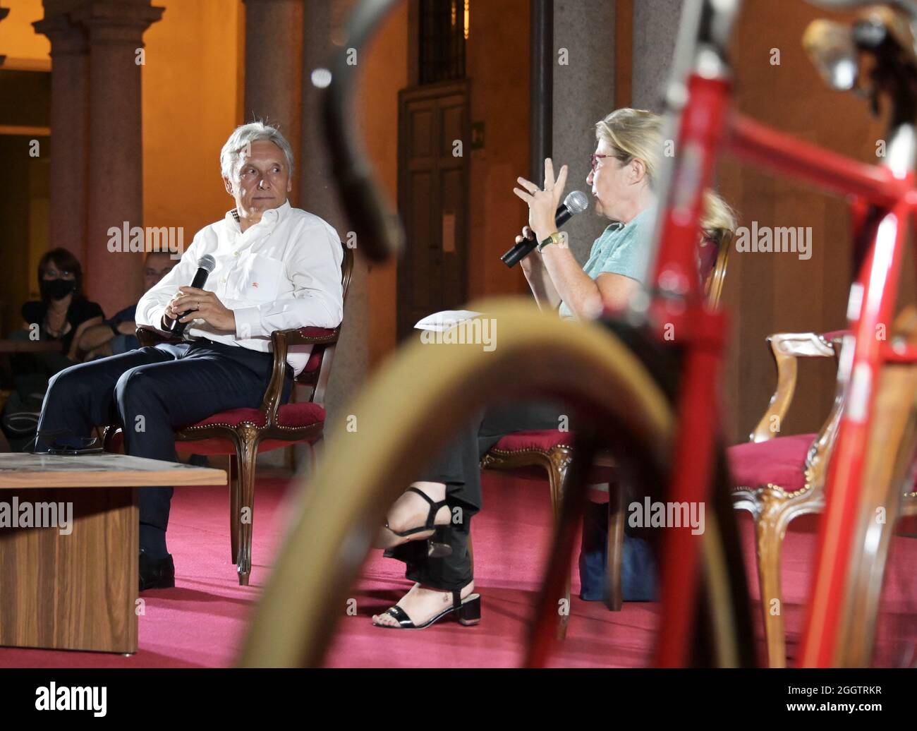 Laura antonelli immagini e fotografie stock ad alta risoluzione - Alamy