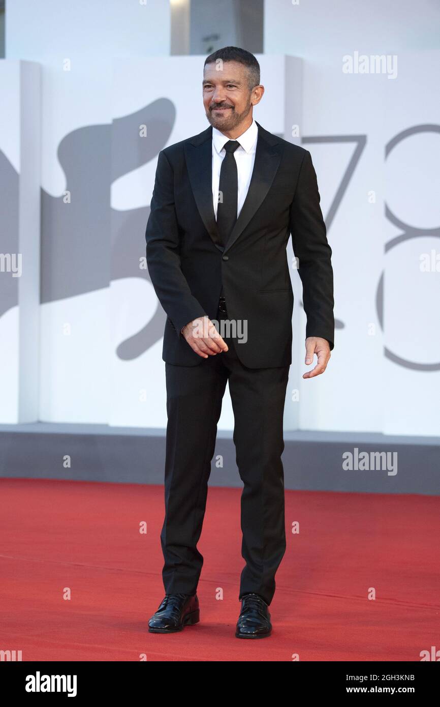 Banderas 2021 immagini e fotografie stock ad alta risoluzione - Alamy