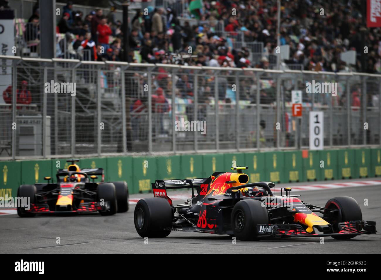 Red bull racing rb14 guida il compagno di squadra max verstappen immagini e fotografie stock ad ...