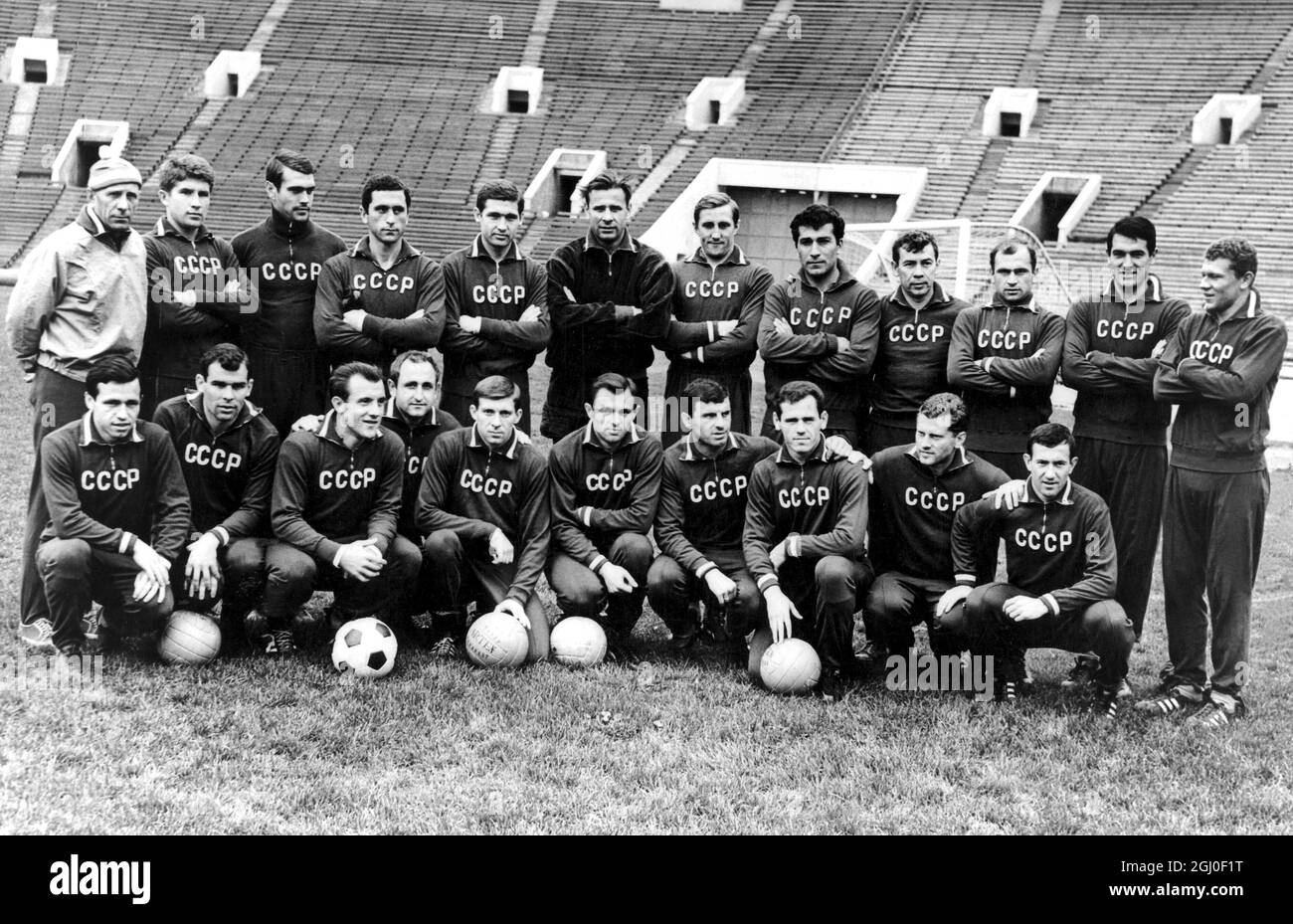 La squadra di calcio sovietica per la Wotld Cup 1966 durante una ...
