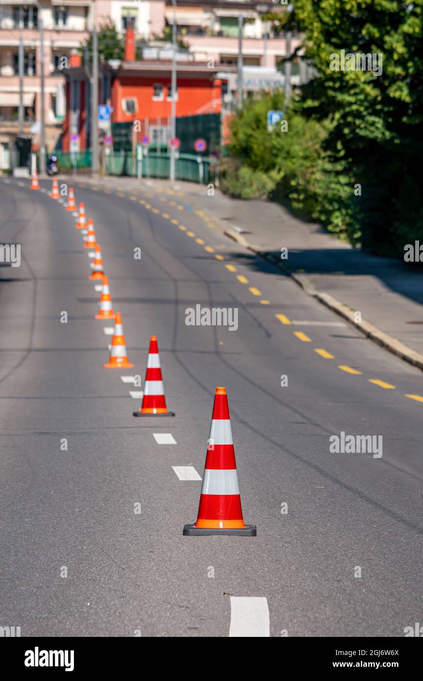 Segnali stradali di trasporto di traffico cartello stradale immagini e ...