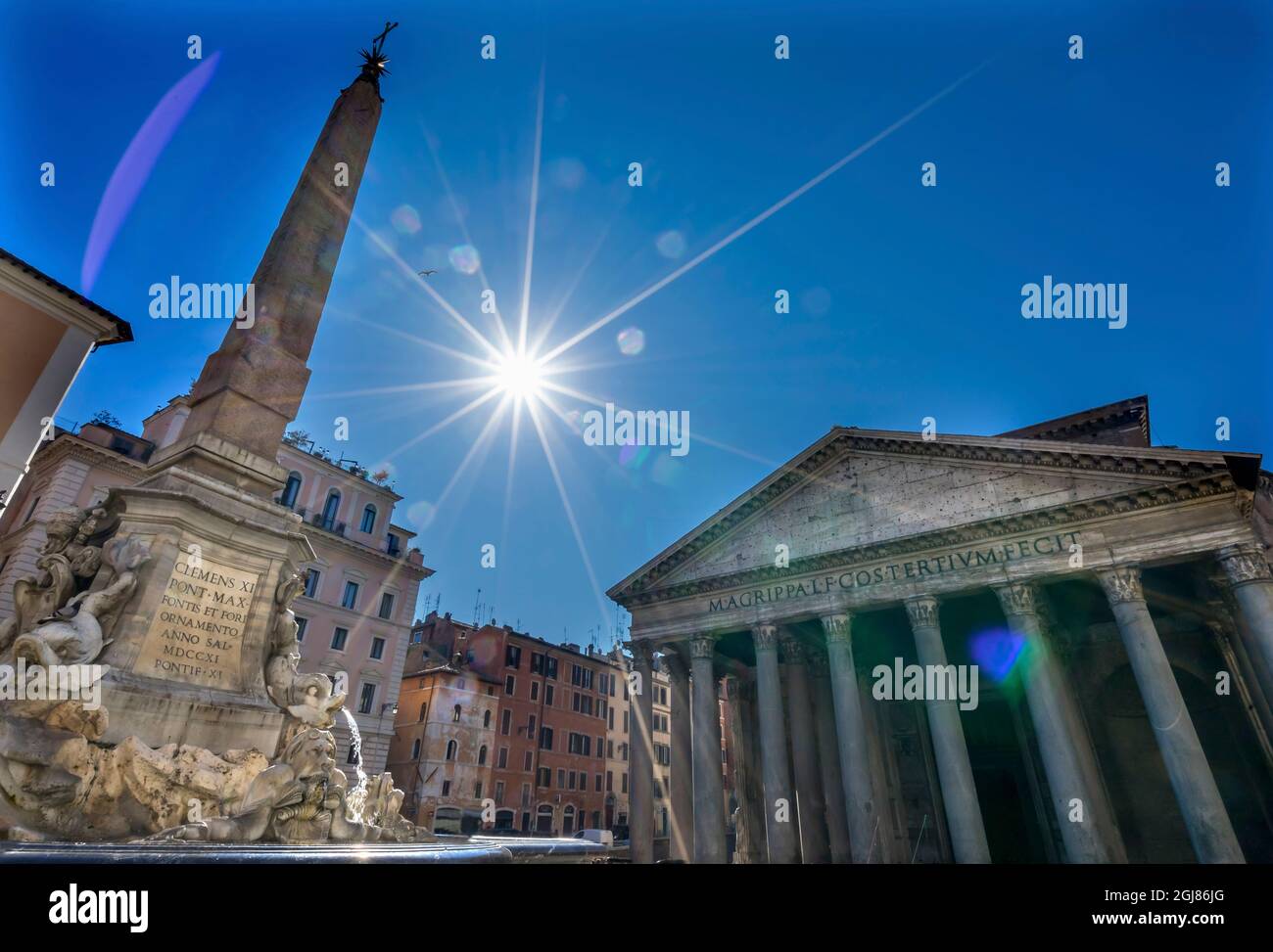Colonne Romane Pantheon Sun Star, Roma, Italia. Ricostruita da Adriano ...