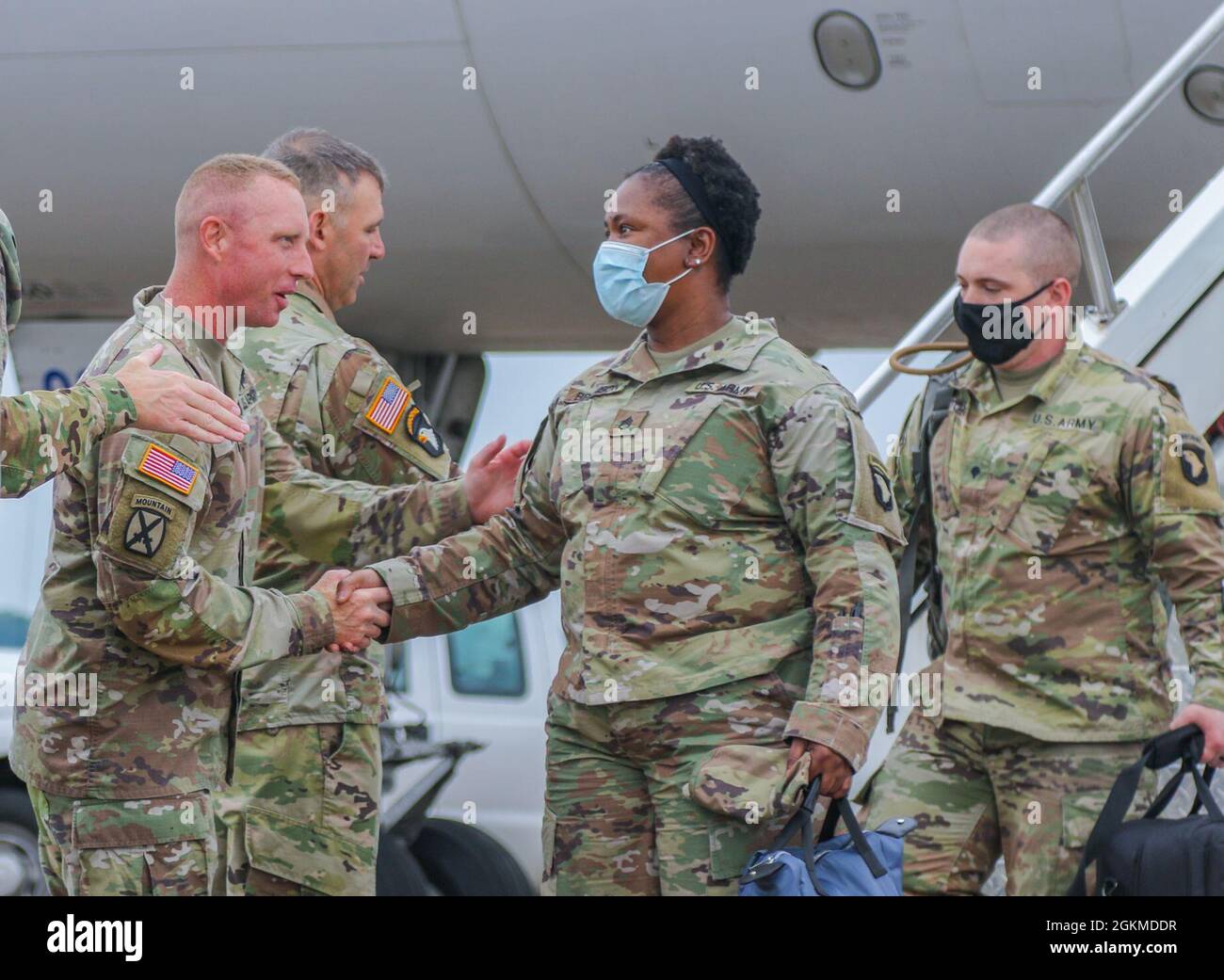 Il Colon Robert Born, comandante della prima squadra di combattimento ...
