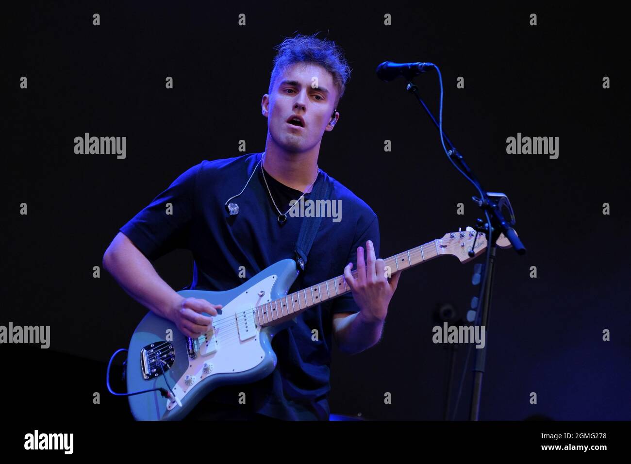 Sam fender immagini e fotografie stock ad alta risoluzione - Alamy