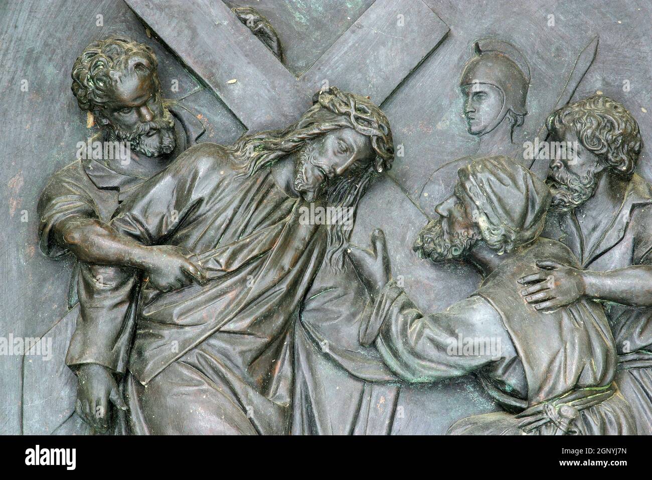 Quinta stazione della Croce, Simone di Cirene porta la croce, Chiesa di ...