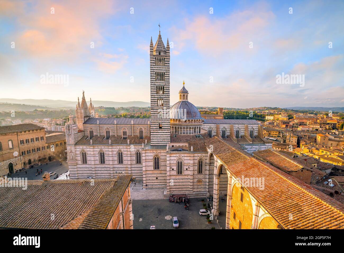 Cattedrale metropolitana di santa maria assunta siena immagini e ...