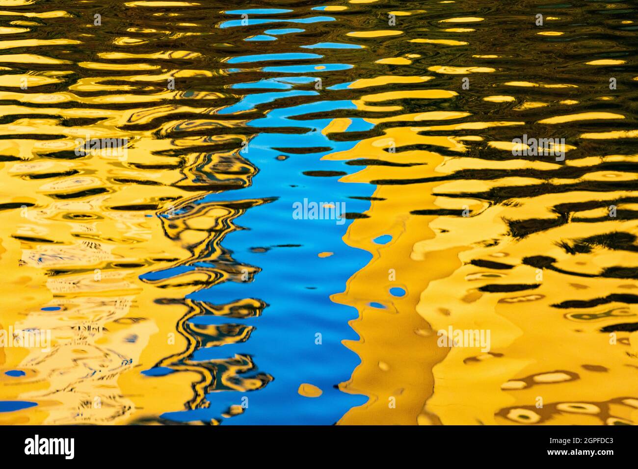 Riflesso colorato immagini e fotografie stock ad alta risoluzione - Alamy