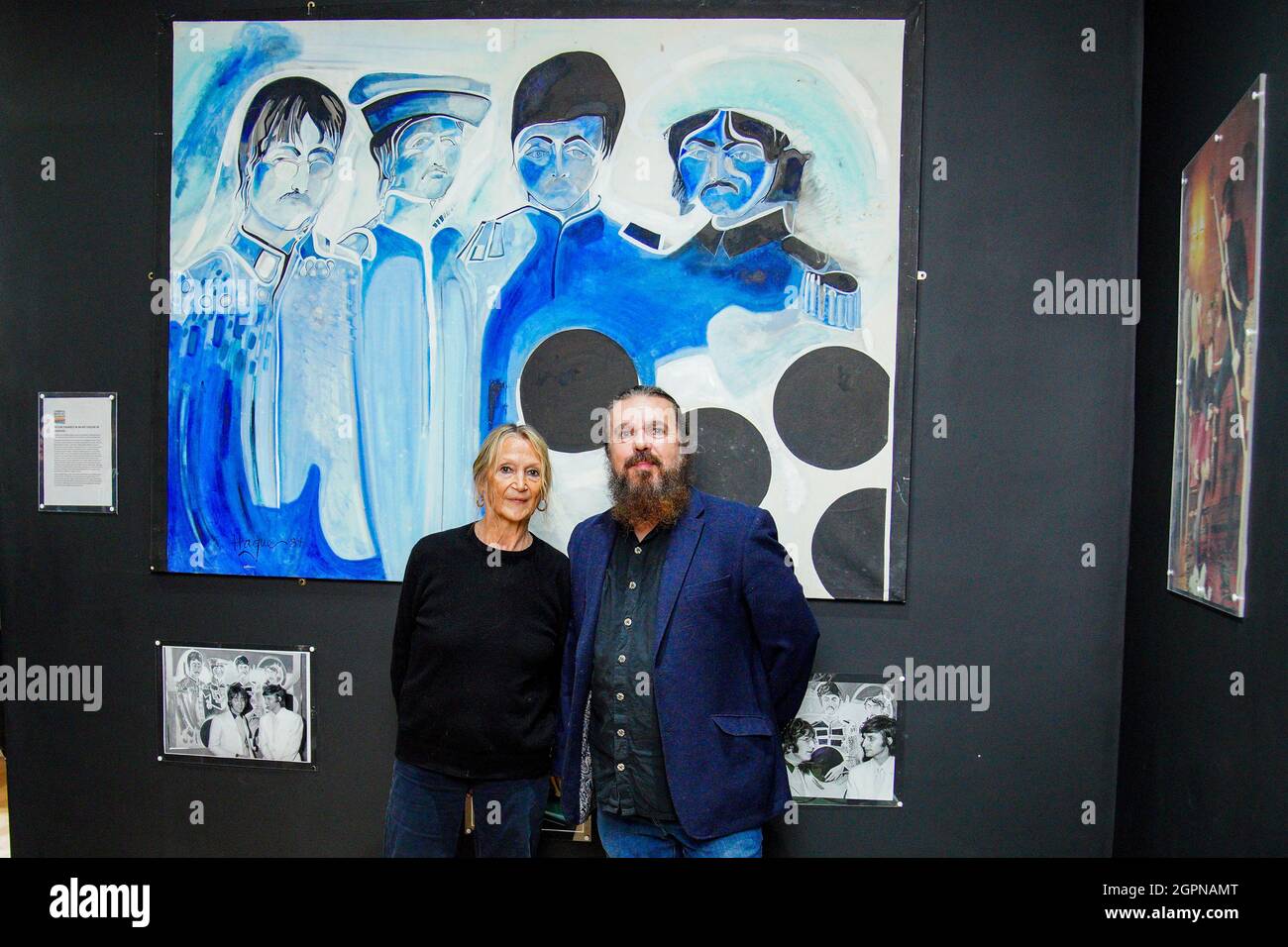 Un dipinto dei Beatles dell'artista Jonathan Hague è presentato al ...