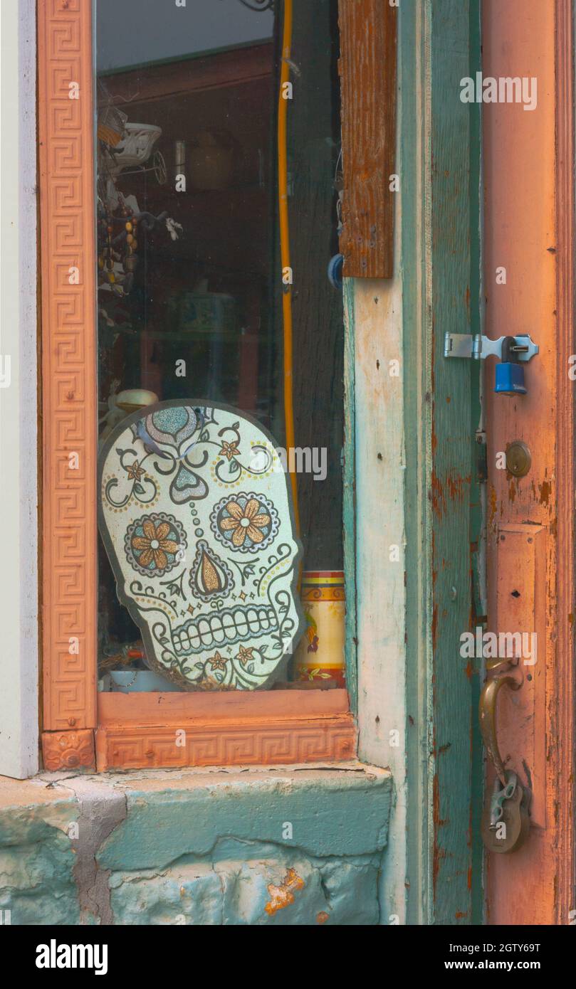 Scheletro di cartone immagini e fotografie stock ad alta risoluzione ...