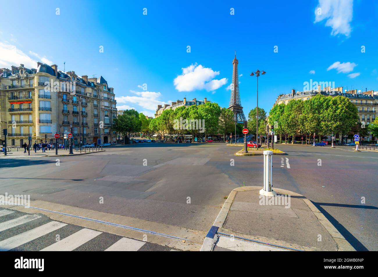 La famosa torre eiffel a parigi immagini e fotografie stock ad alta ...