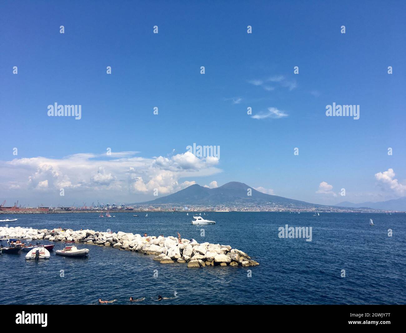 Lungomare di mergellina immagini e fotografie stock ad alta risoluzione ...