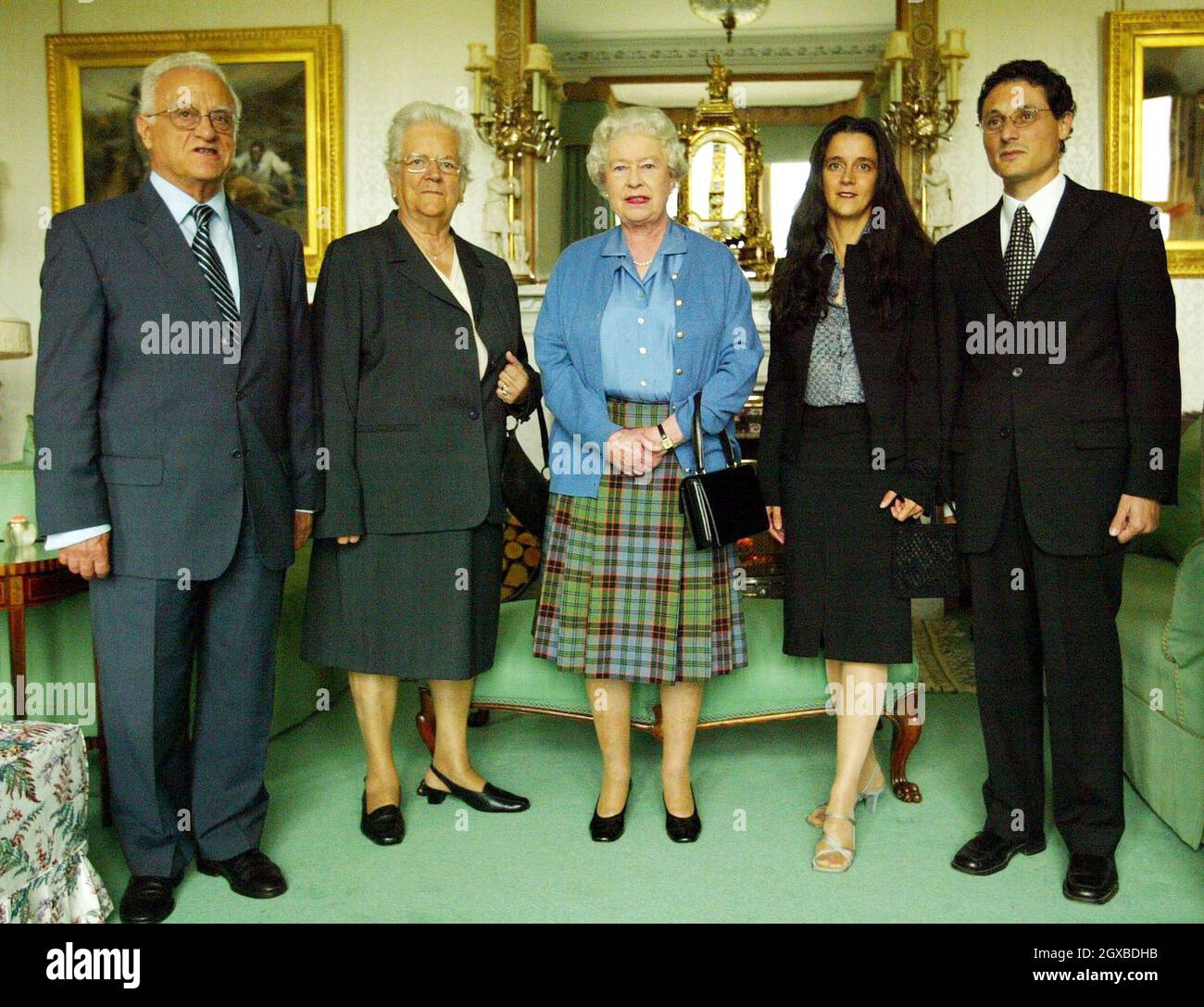 (L - r) il presidente di Malta, il dottor Edward Fenech-Adami e sua ...