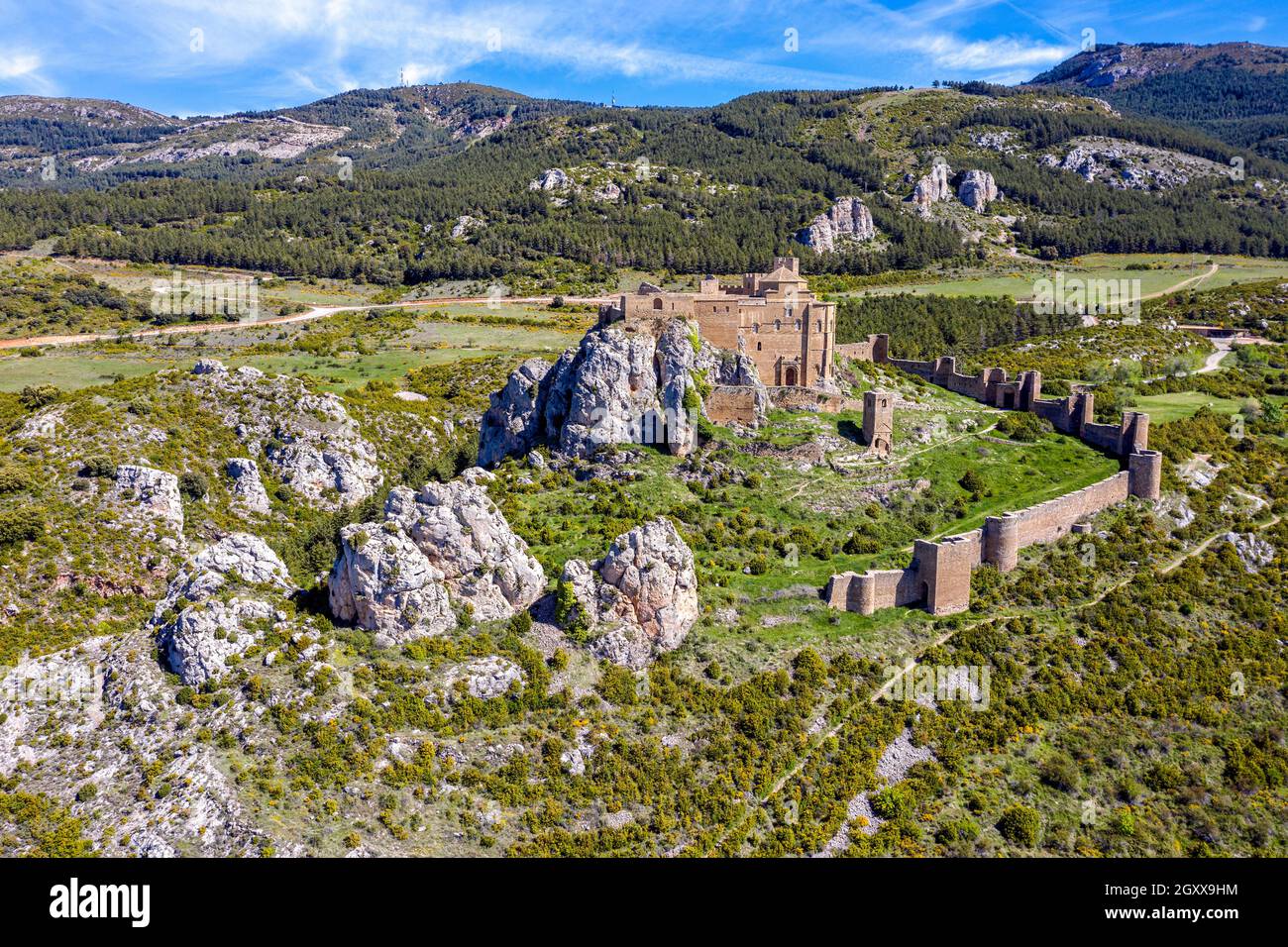 Castello di Loarre è un castello romanico e Abbazia situato nella ...