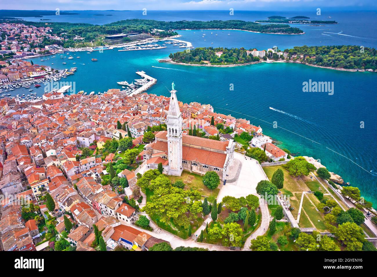 Città di Rovigno penisola storica e arcipelago vista aerea, famosa ...