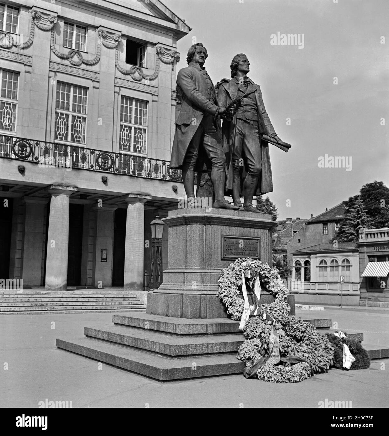 Schiller und goethe denkmal weimar immagini e fotografie stock ad alta ...