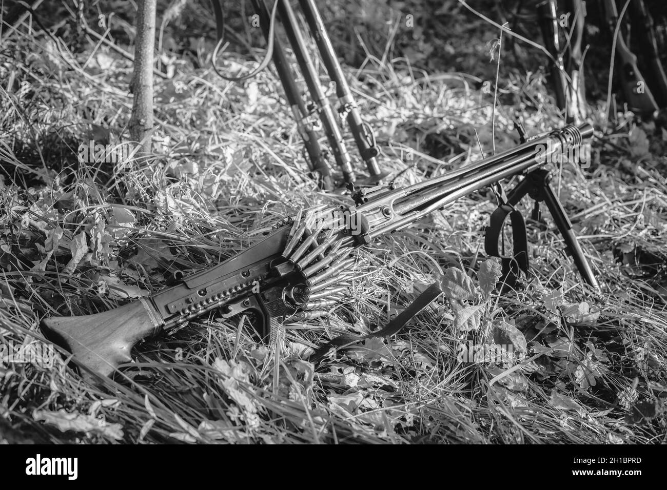 Seconda guerra mondiale Wehrmacht arma militare soldato di fanteria tedesca. MG 42 pistola a ...