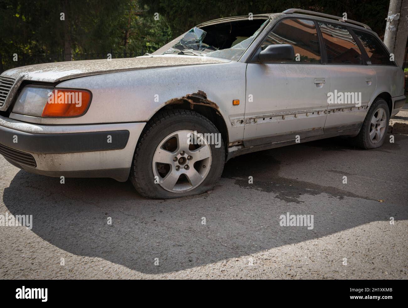 Parabrezza rotto dell'auto immagini e fotografie stock ad alta ...