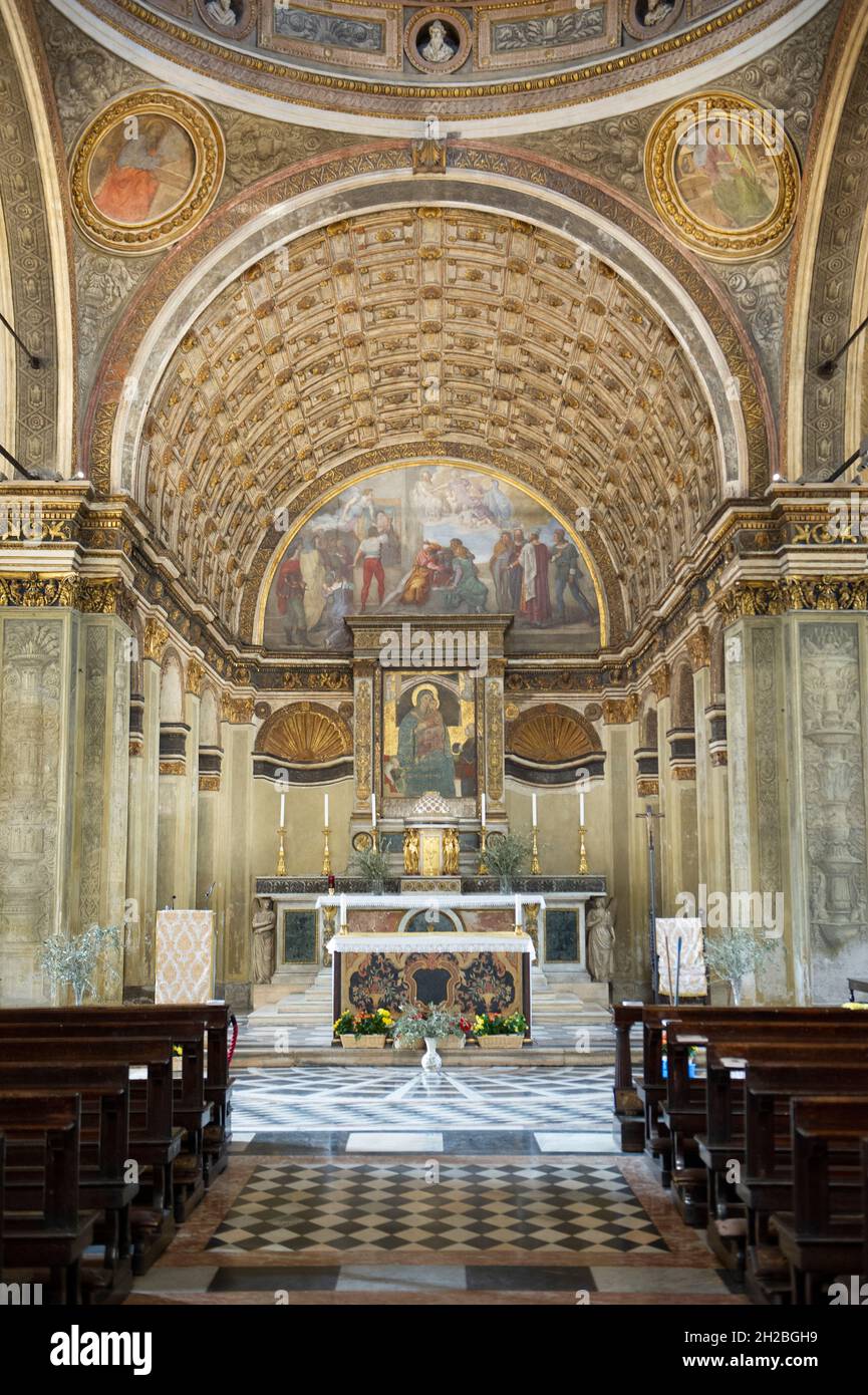 Milano. Italia. La falsa abside di Santa Maria presso San Satiro, di ...