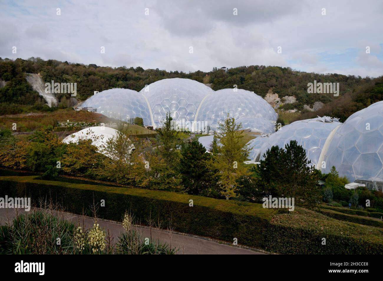 Eden project biomes immagini e fotografie stock ad alta risoluzione - Alamy