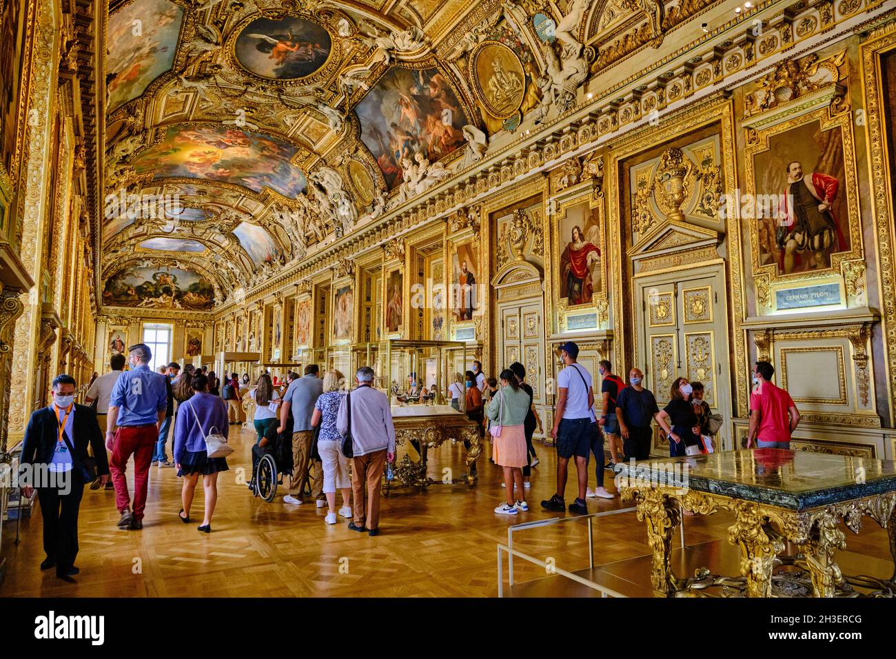 Paris louvre museum immagini e fotografie stock ad alta risoluzione - Alamy