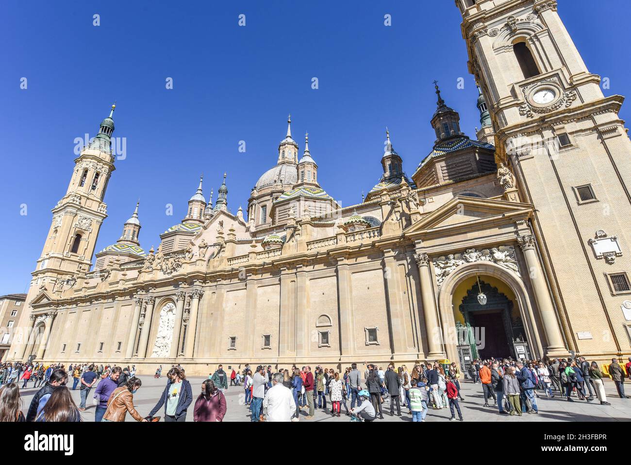 Saragozza, Spagna - 23 Ott, 2021: La Basilica Cattedrale di nostra ...