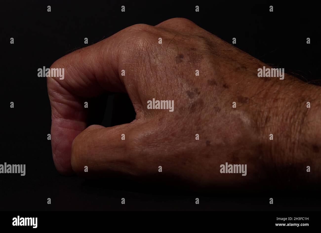 Mani appoggiate immagini e fotografie stock ad alta risoluzione - Alamy