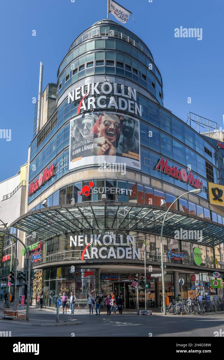 Neukolln arcaden immagini e fotografie stock ad alta risoluzione - Alamy