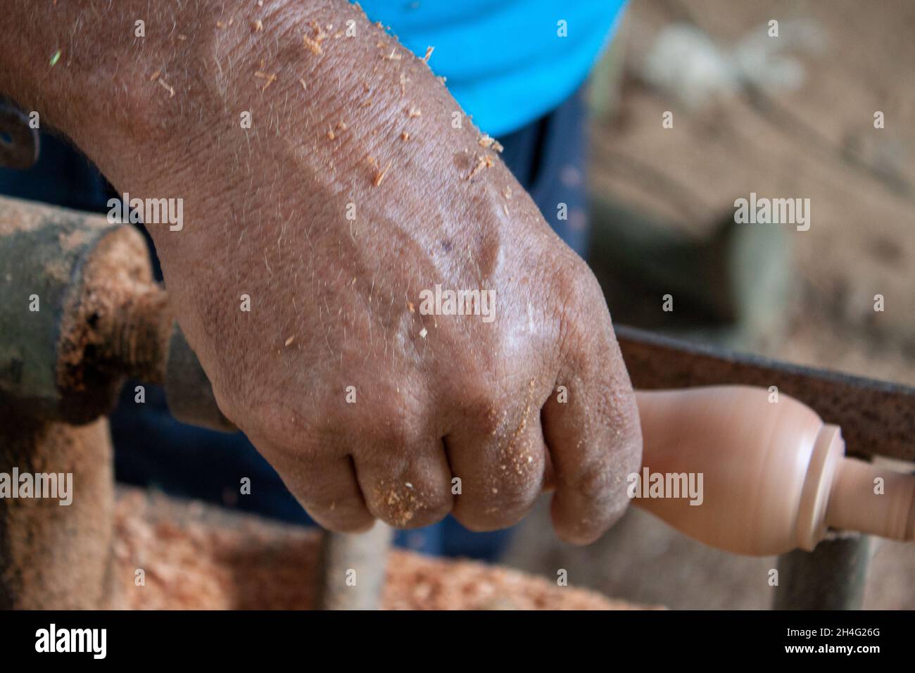 Bambini che afferrano le mani immagini e fotografie stock ad alta ...
