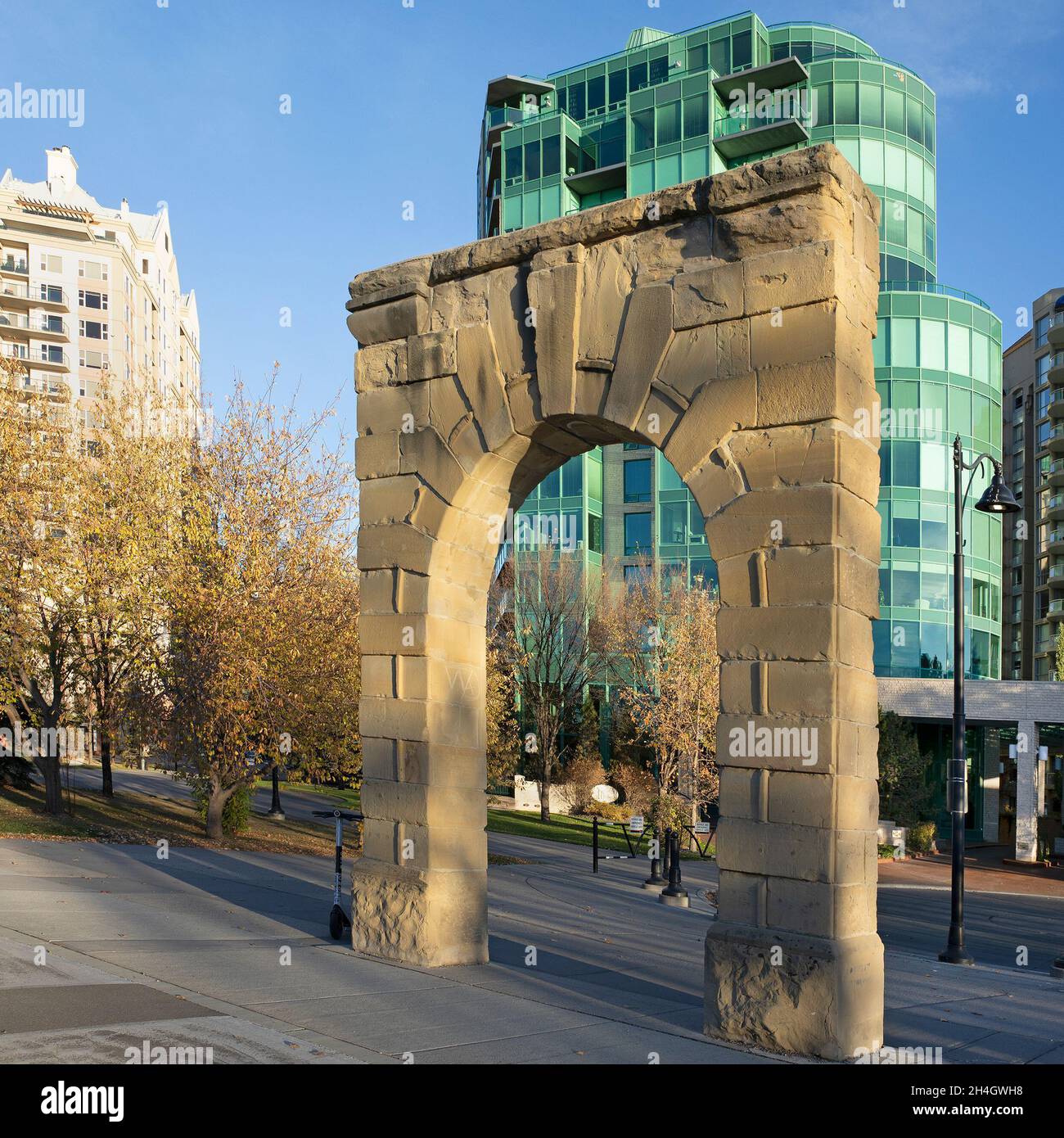 Peace Park, onorando i soldati canadesi della pace, con un arco di ...