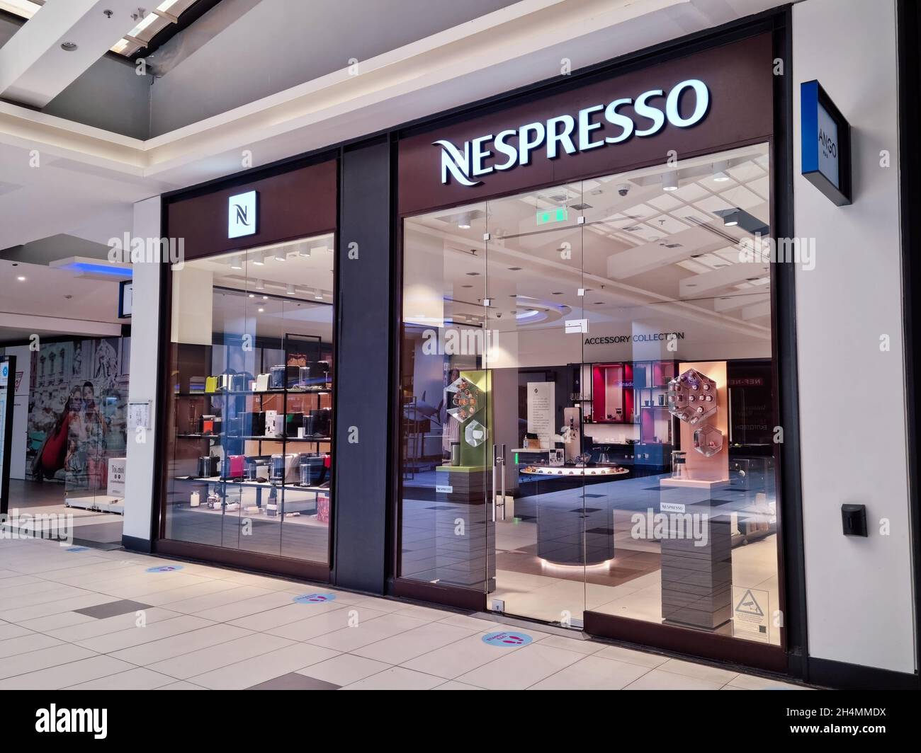 Nespresso logo immagini e fotografie stock ad alta risoluzione - Alamy