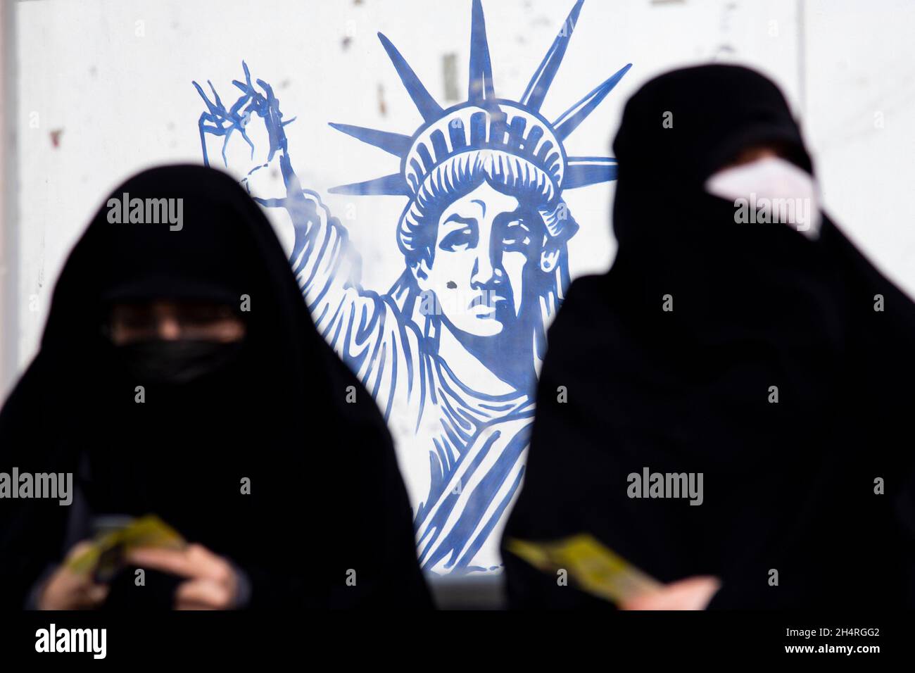 Graffiti in iran immagini e fotografie stock ad alta risoluzione - Alamy