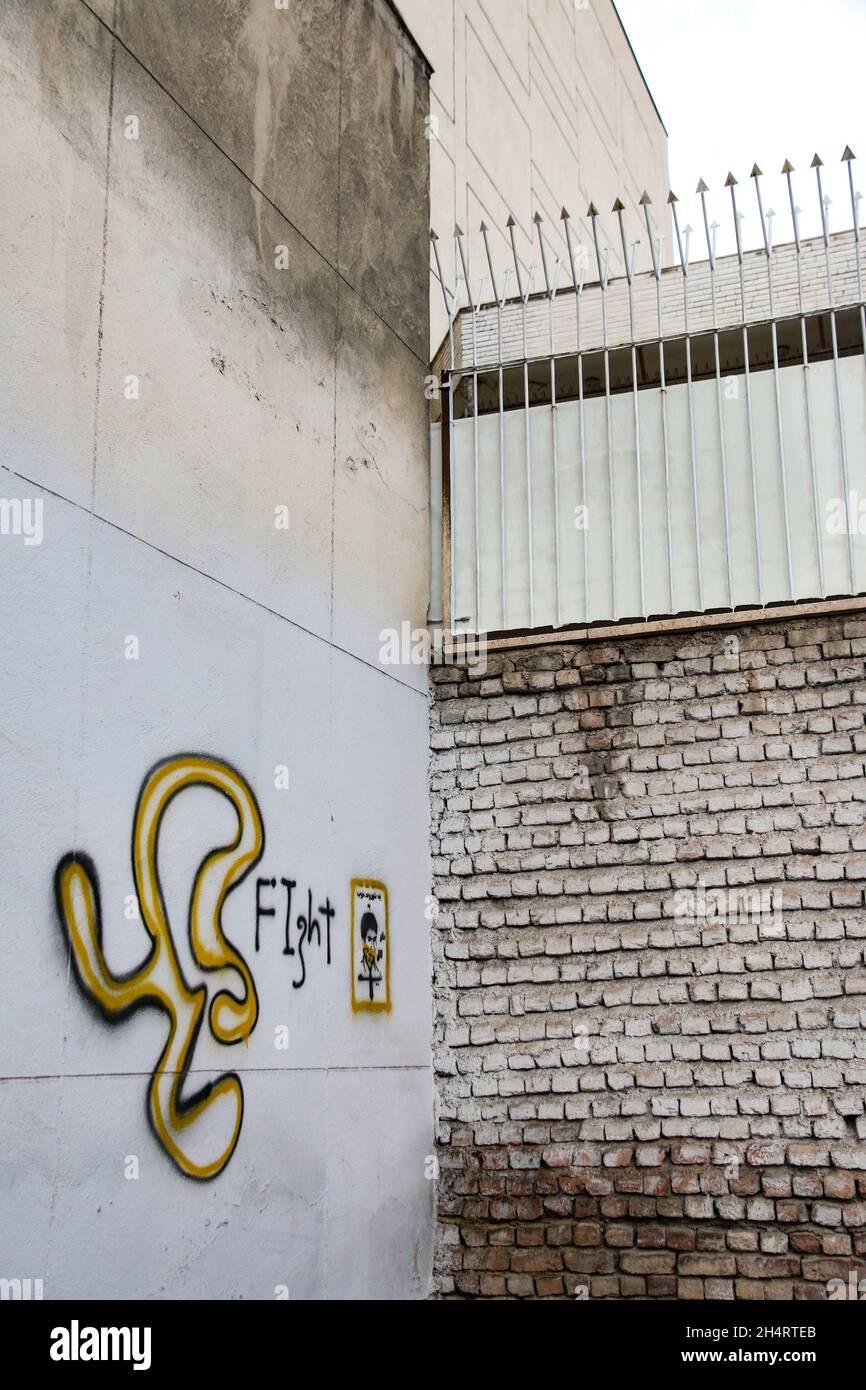 Graffiti in iran immagini e fotografie stock ad alta risoluzione - Alamy