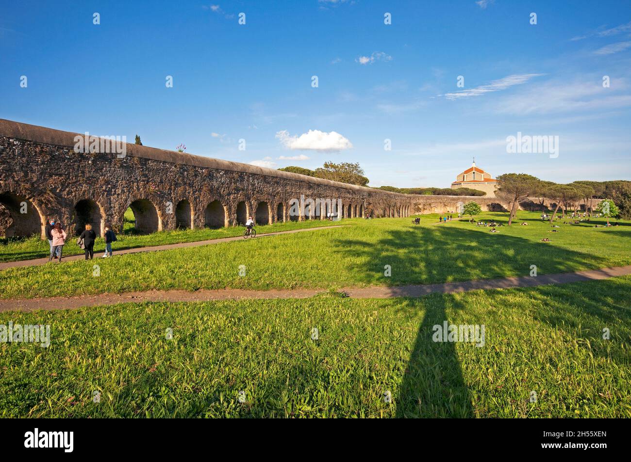 Parco acquedotti roma appia antica immagini e fotografie stock ad alta ...