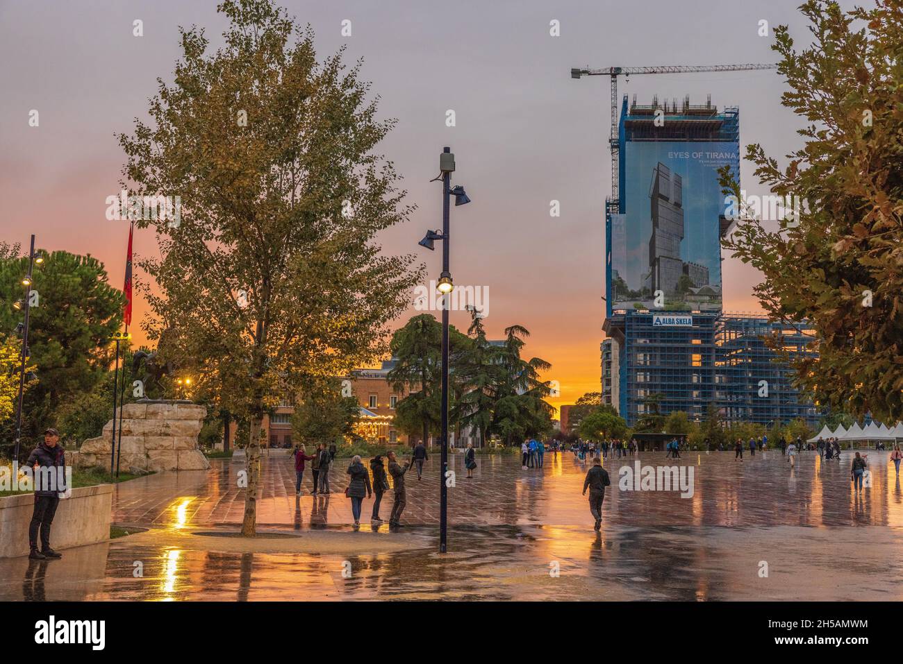 Piazza skanderbeg immagini e fotografie stock ad alta risoluzione - Alamy