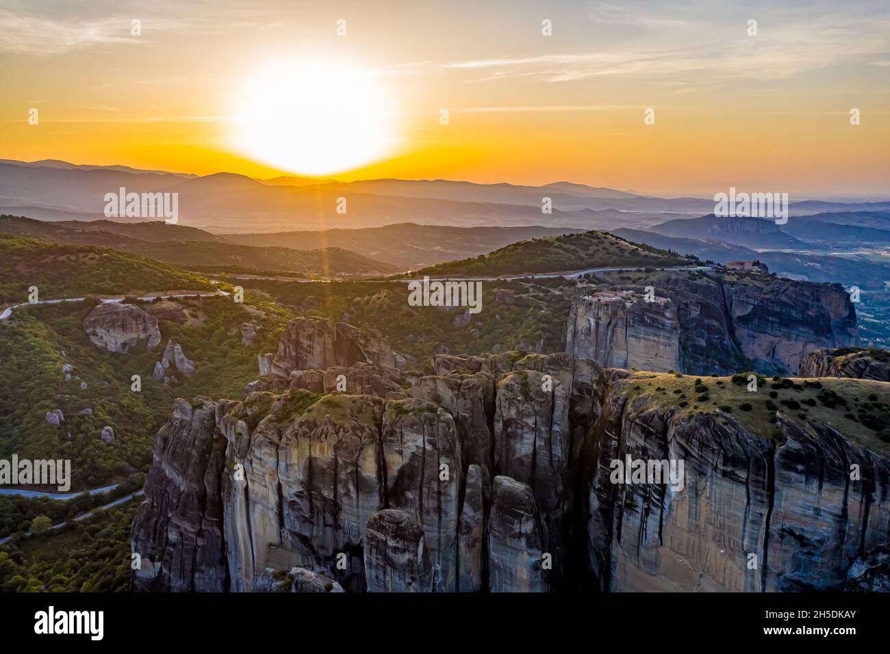 Meteora kloster vista aerea immagini e fotografie stock ad alta ...