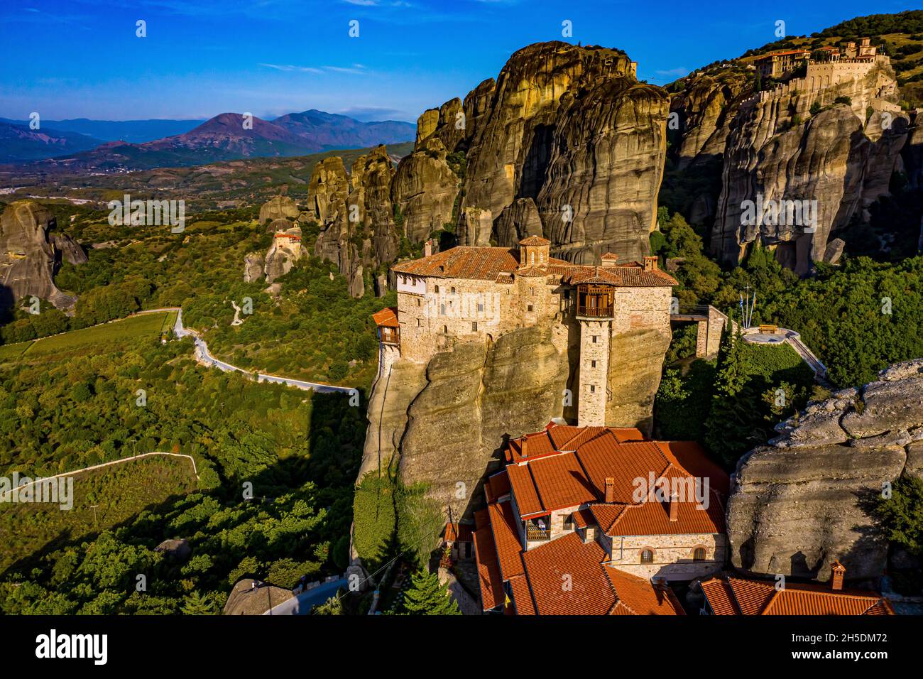 Meteora kloster luftfoto immagini e fotografie stock ad alta ...
