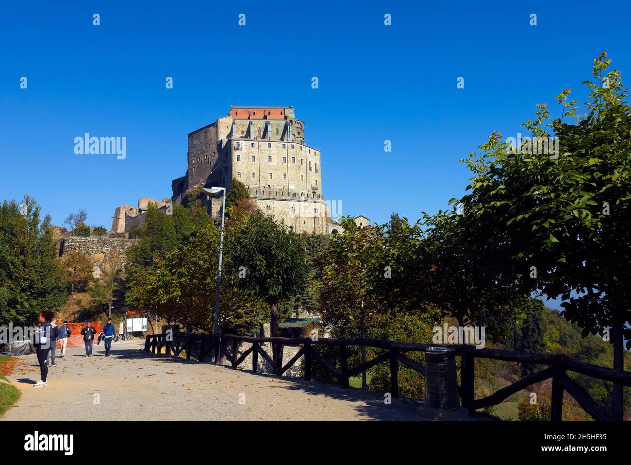 Spettacolare monastero San Michele Monastero di Torino (Sacra di San ...
