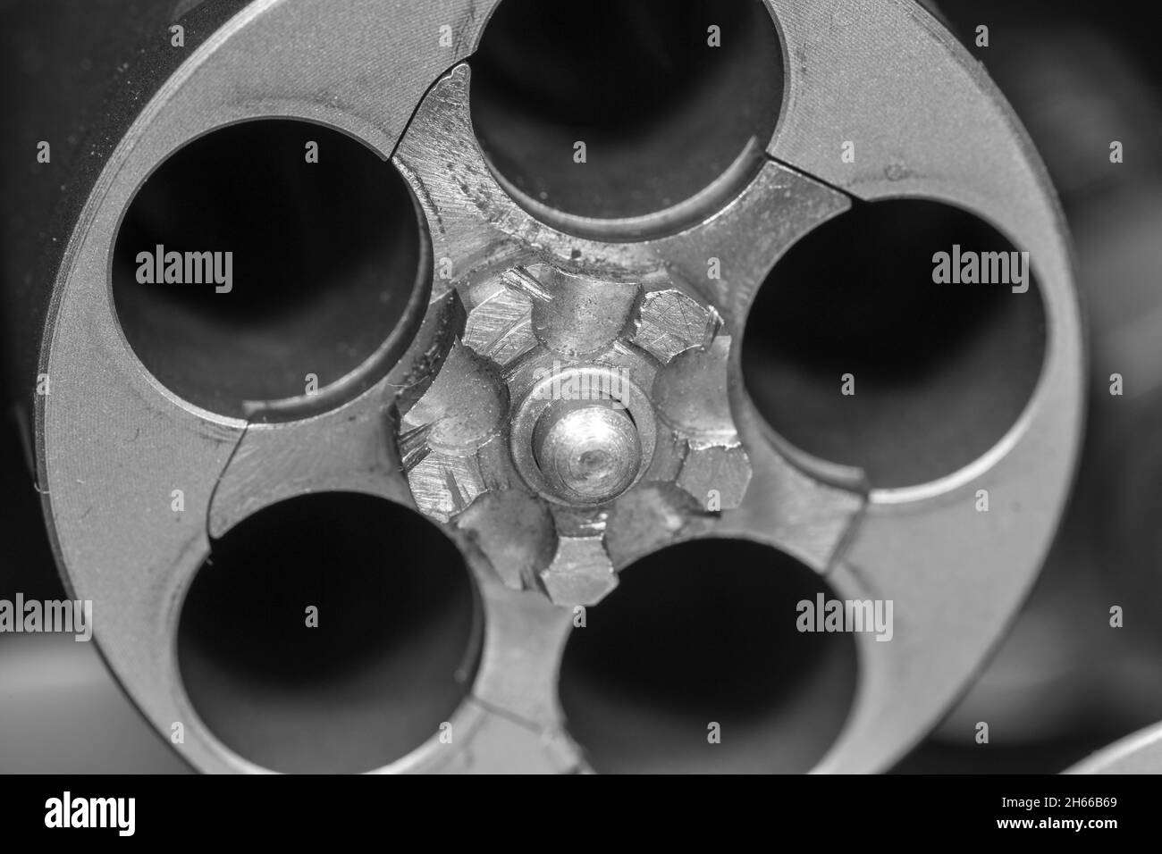 Revolver cylinder immagini e fotografie stock ad alta risoluzione - Alamy