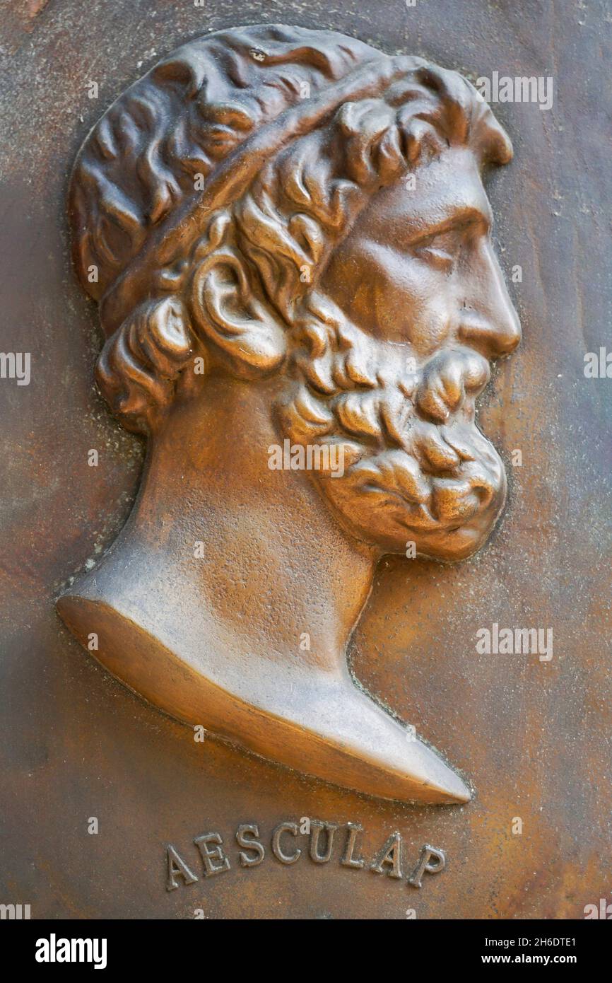 Simbolo del dio greco esculapius immagini e fotografie stock ad alta ...