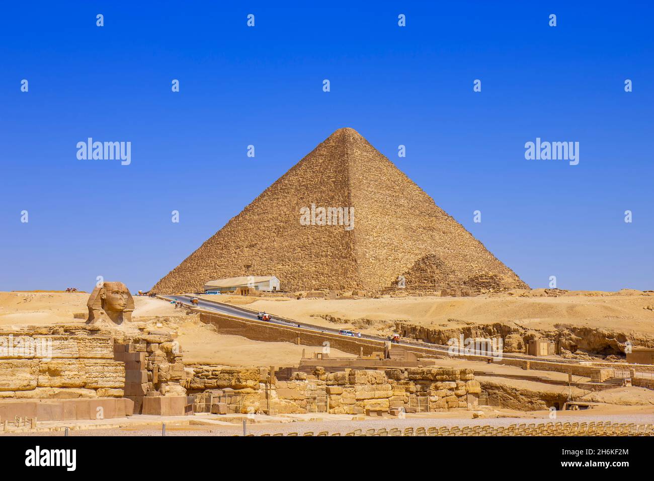 Le grandi piramidi e il monumento della Sfinge, Giza, Cairo, Egitto ...
