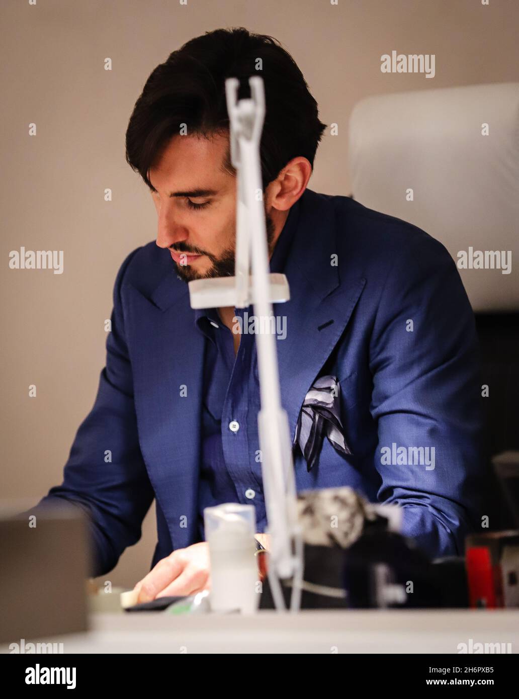 MILANO - Novembre 16 2021: Il designer Andrea Bonini nello showroom di ...