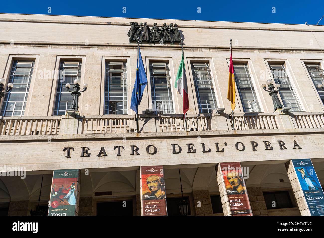 Teatro dell'Opera, facciata del Teatro dell'Opera, Roma, Italia Foto ...
