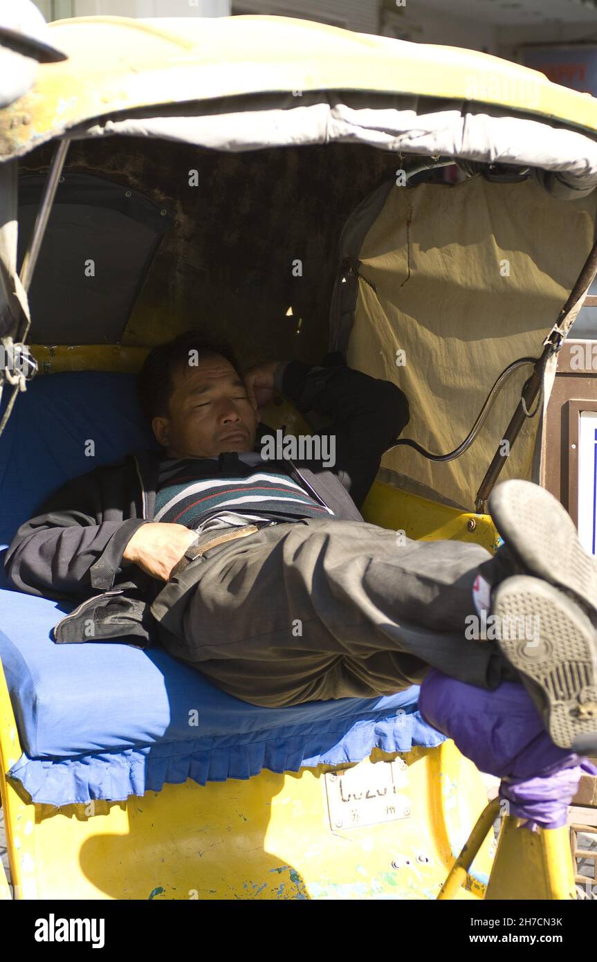 Autista di risciò immagini e fotografie stock ad alta risoluzione - Alamy