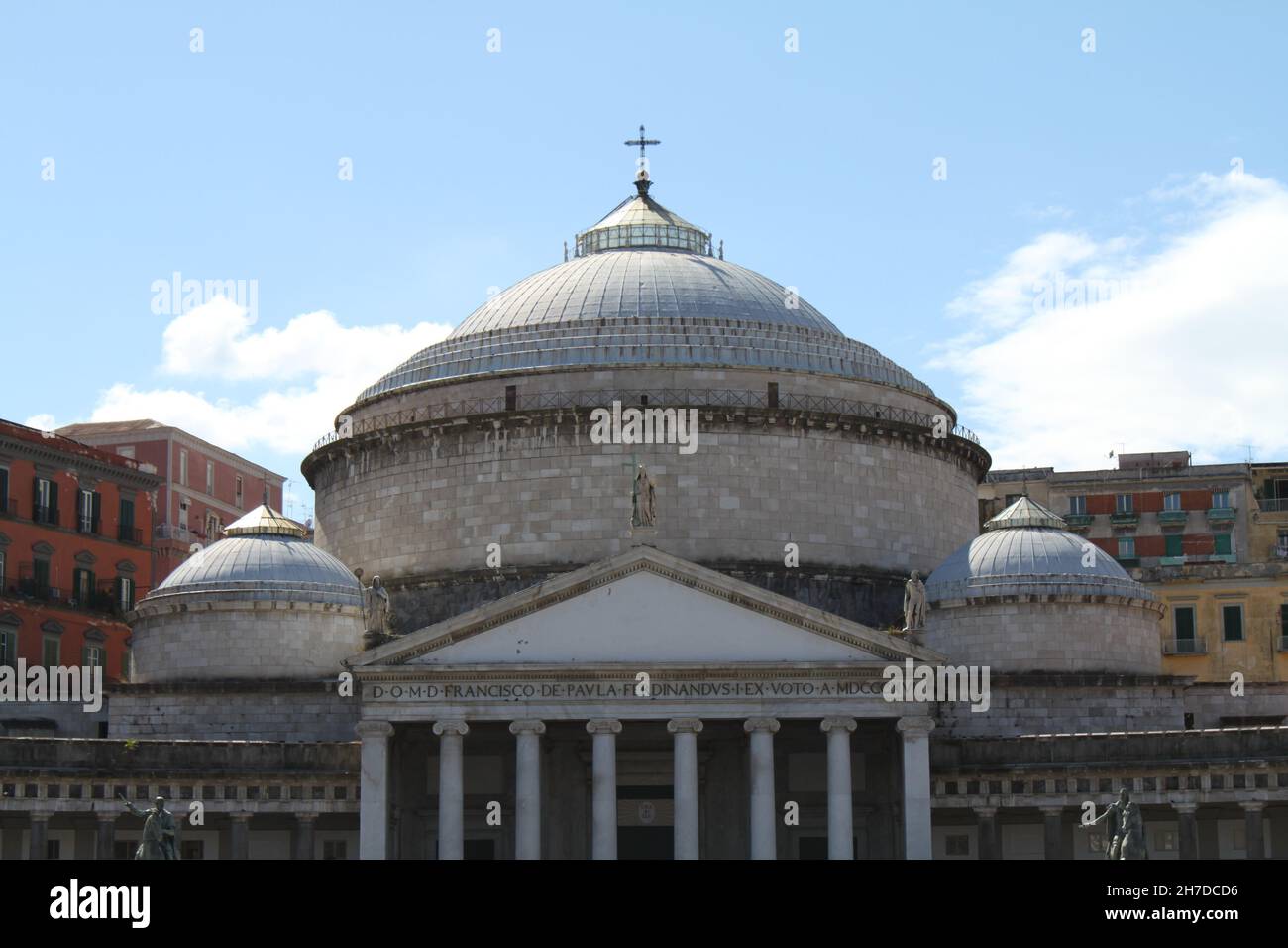 Le cupole con le colonne della chiesa di San Francesco di Paola Foto ...