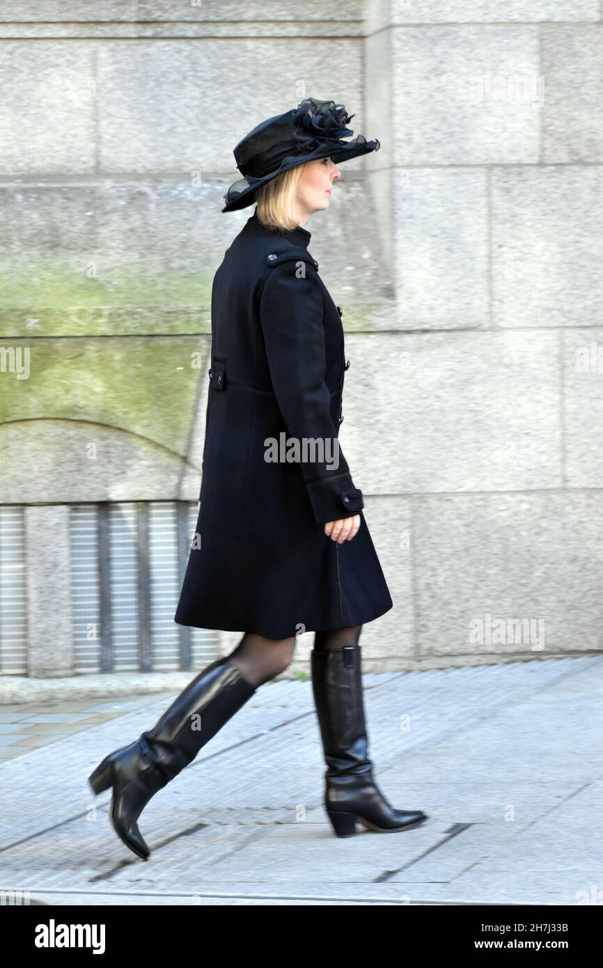 Liz truss mp immagini e fotografie stock ad alta risoluzione - Pagina 2 ...