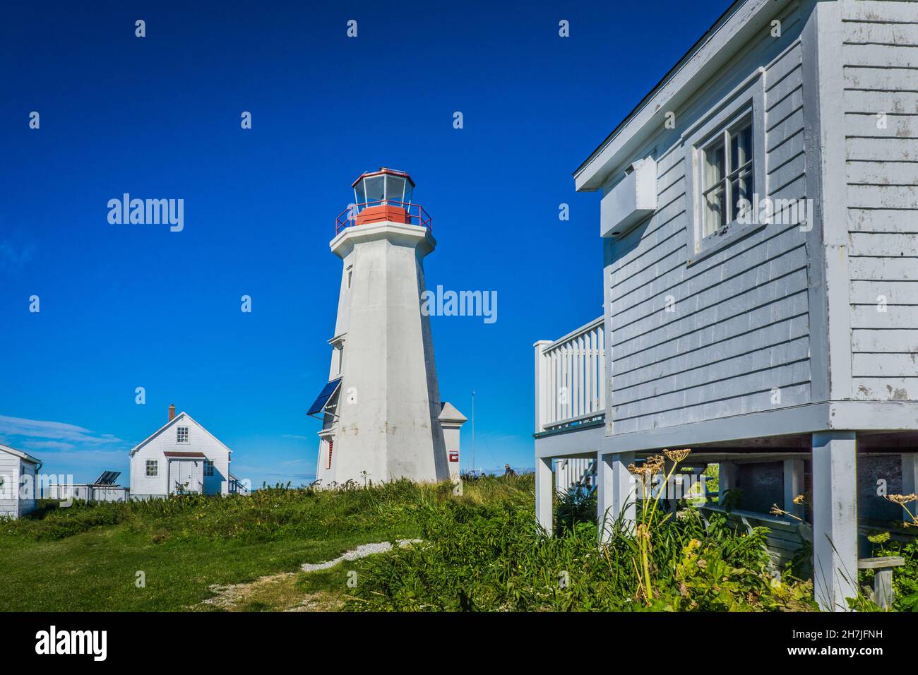 faro e faro casa custode su Ile aux Perroquets, una delle isole Mingan ...